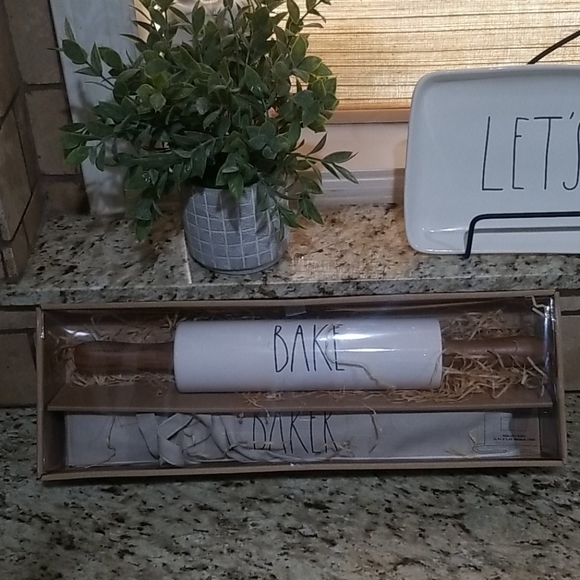 Rae Dunn | Kitchen | Rae Dunn Rollin Pin With Apron | Poshmark